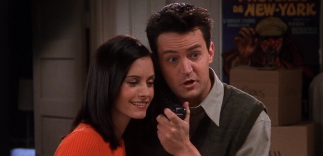 5 Signs That Are Giving Away Your Secret Relationship