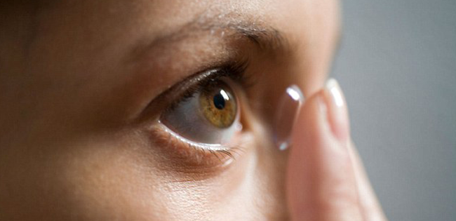 Ten Problems Faced By People Who Wear Contact Lenses