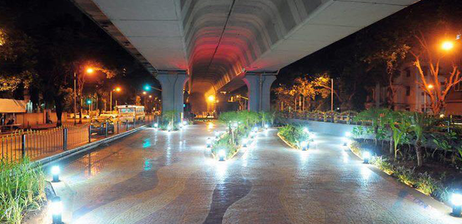 Whoa! Mumbai’s 1st Under-Flyover Park Is Open And It’s Stunning