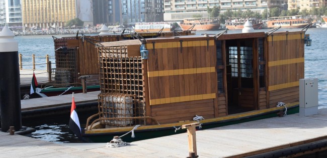Dubai's Floating Market Proves Why Theme-Based Markets Are All The Rage!